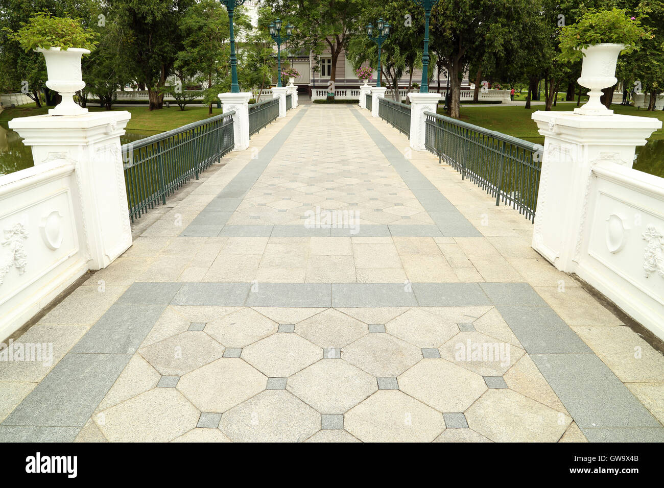 Classical stone bridge of the royal palace Stock Photo - Alamy