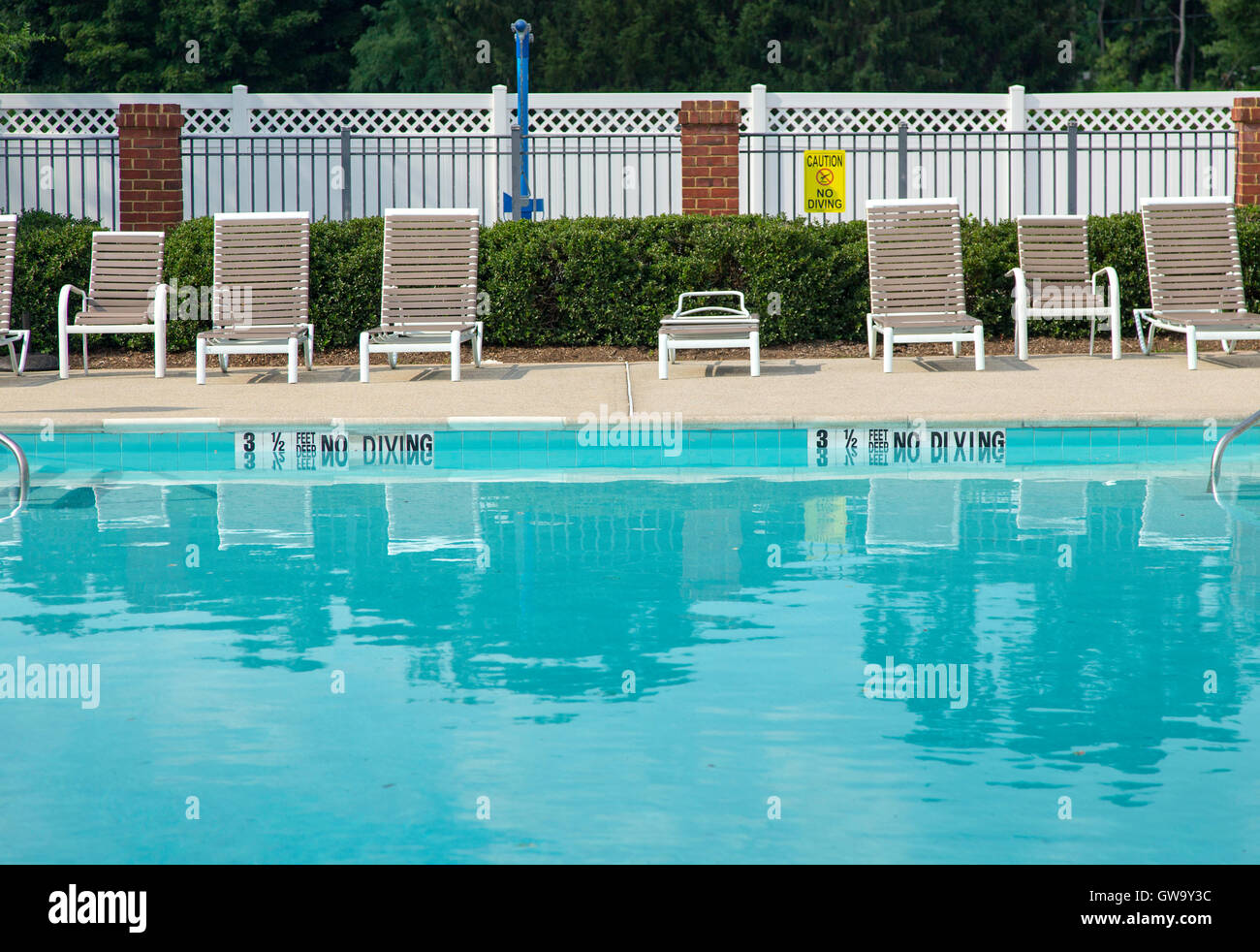 An empty swimming pool Stock Photo - Alamy