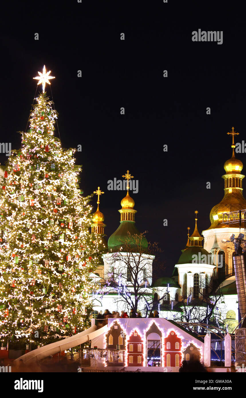 Ukraine christmas tree hi-res stock photography and images - Alamy