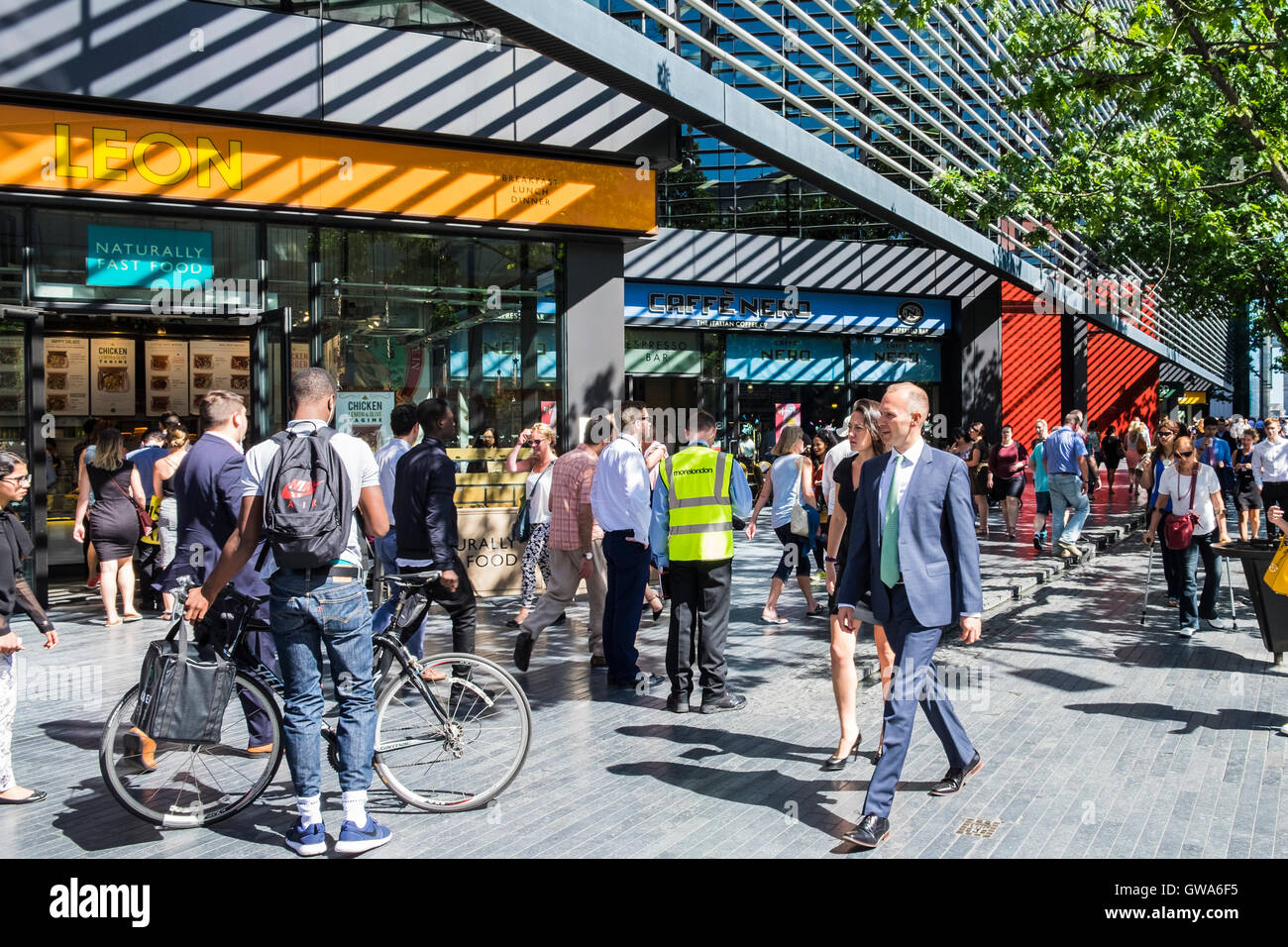 Southwark street hi-res stock photography and images - Alamy