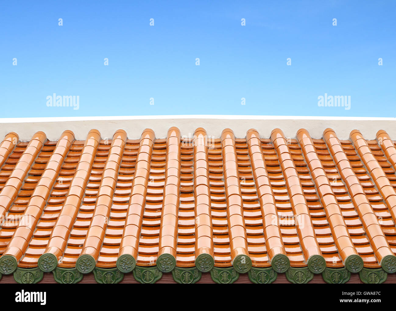 Traditional Chinese Roof with sky Stock Photo - Alamy