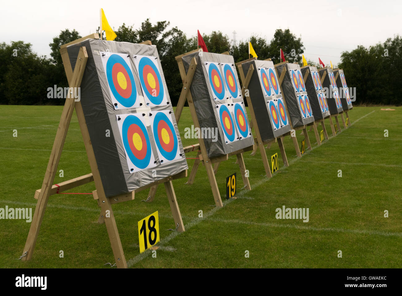 Archery target hi-res stock photography and images - Alamy