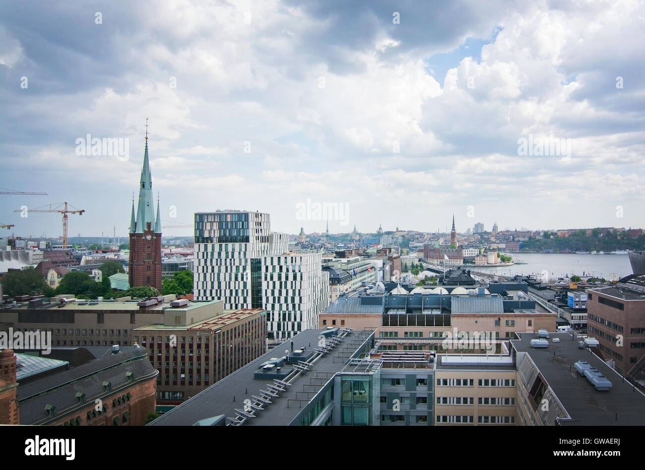 High rise building churches hi-res stock photography and images - Alamy