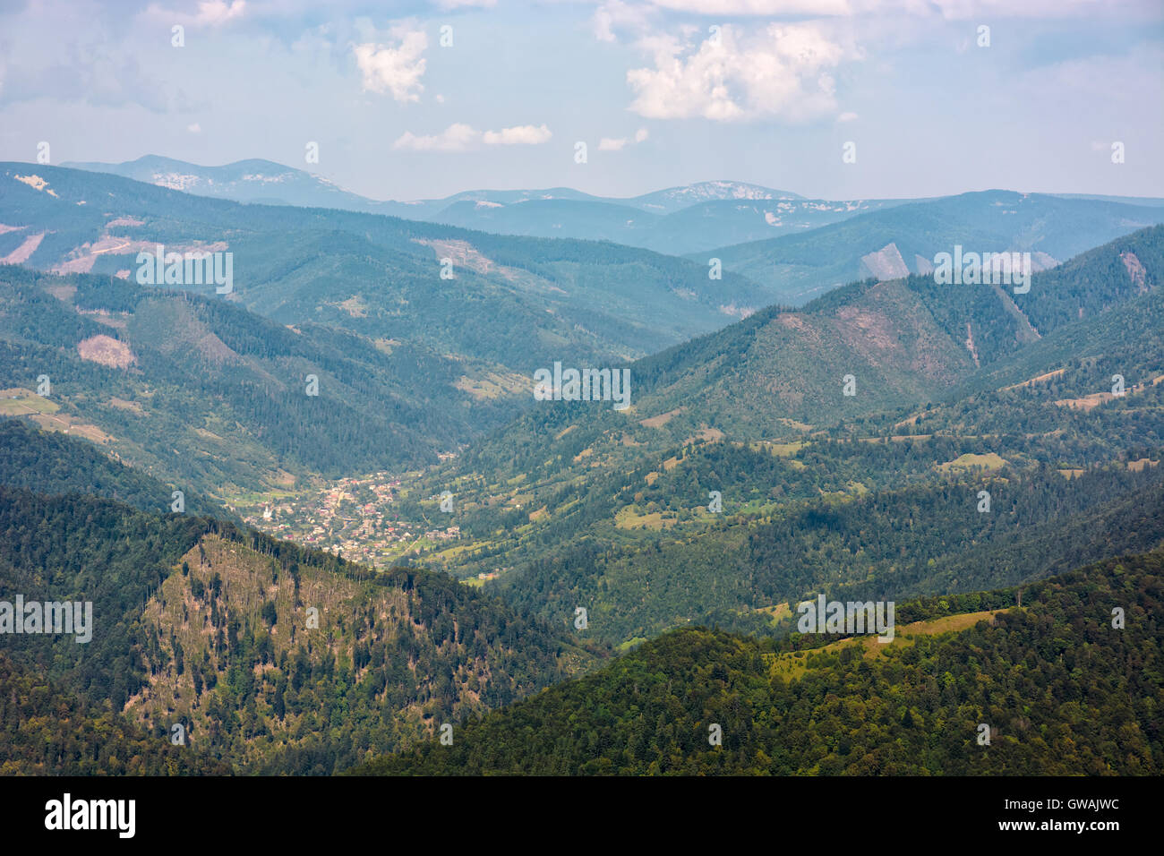 Rural town between mountains hi-res stock photography and images - Alamy