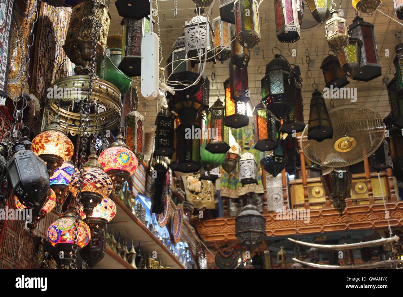 Omani traditional lamps shop. Image taken in Muscat, the Oman's capital ...