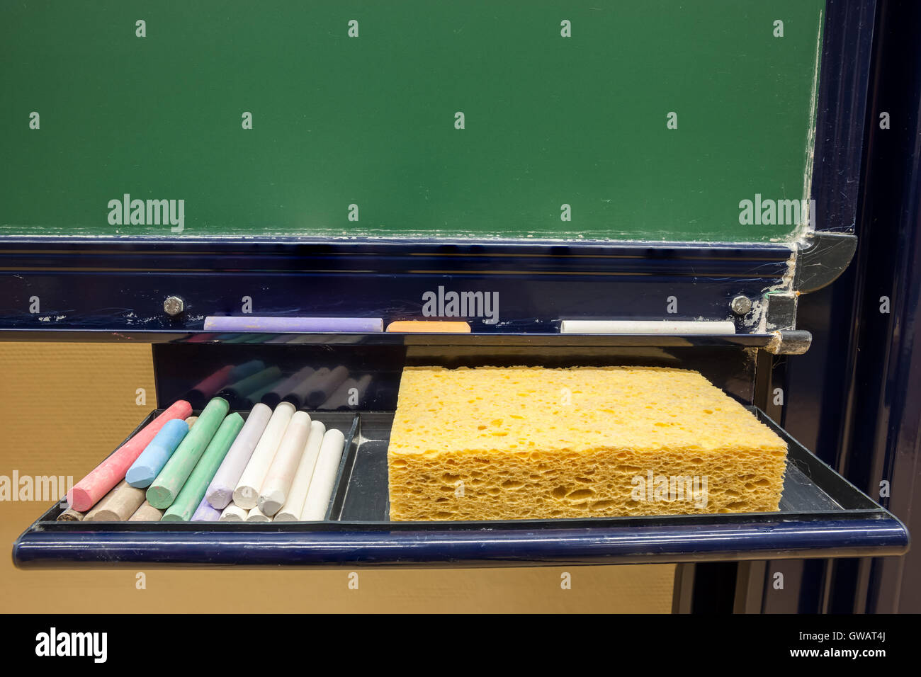 Blackboard sponge and chalk hi-res stock photography and images - Alamy