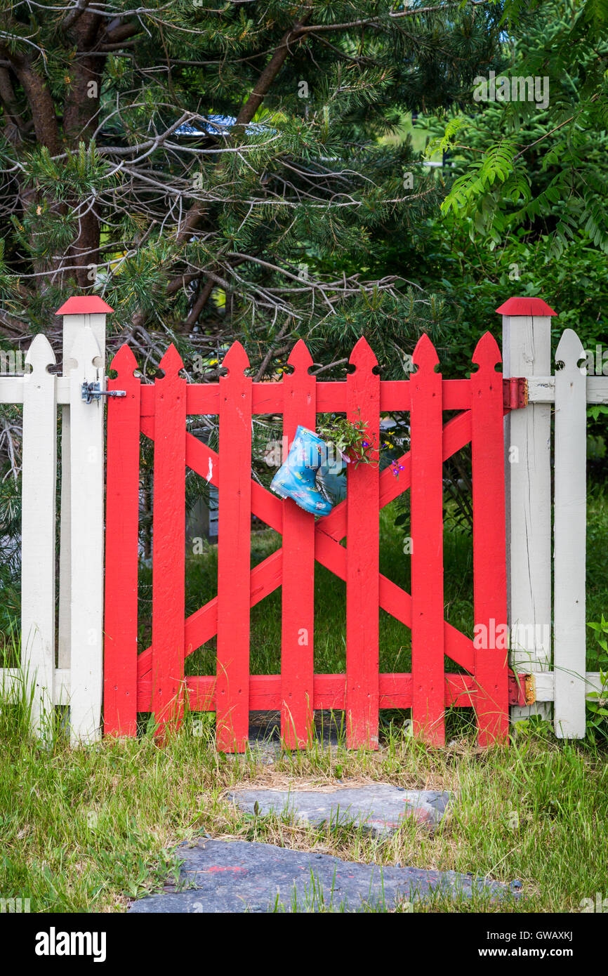 Red gate hi-res stock photography and images - Alamy
