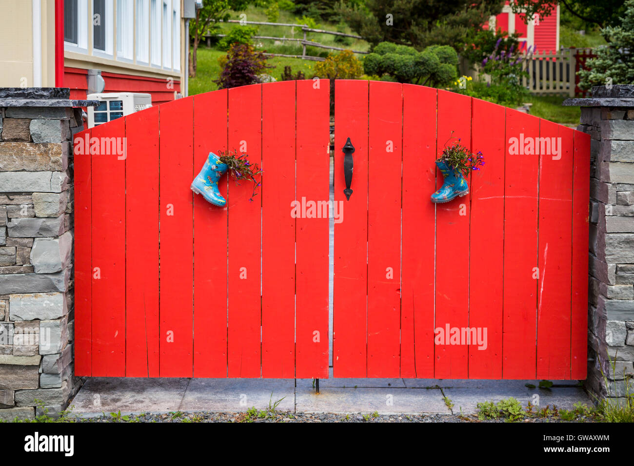 Red gate hi-res stock photography and images - Alamy