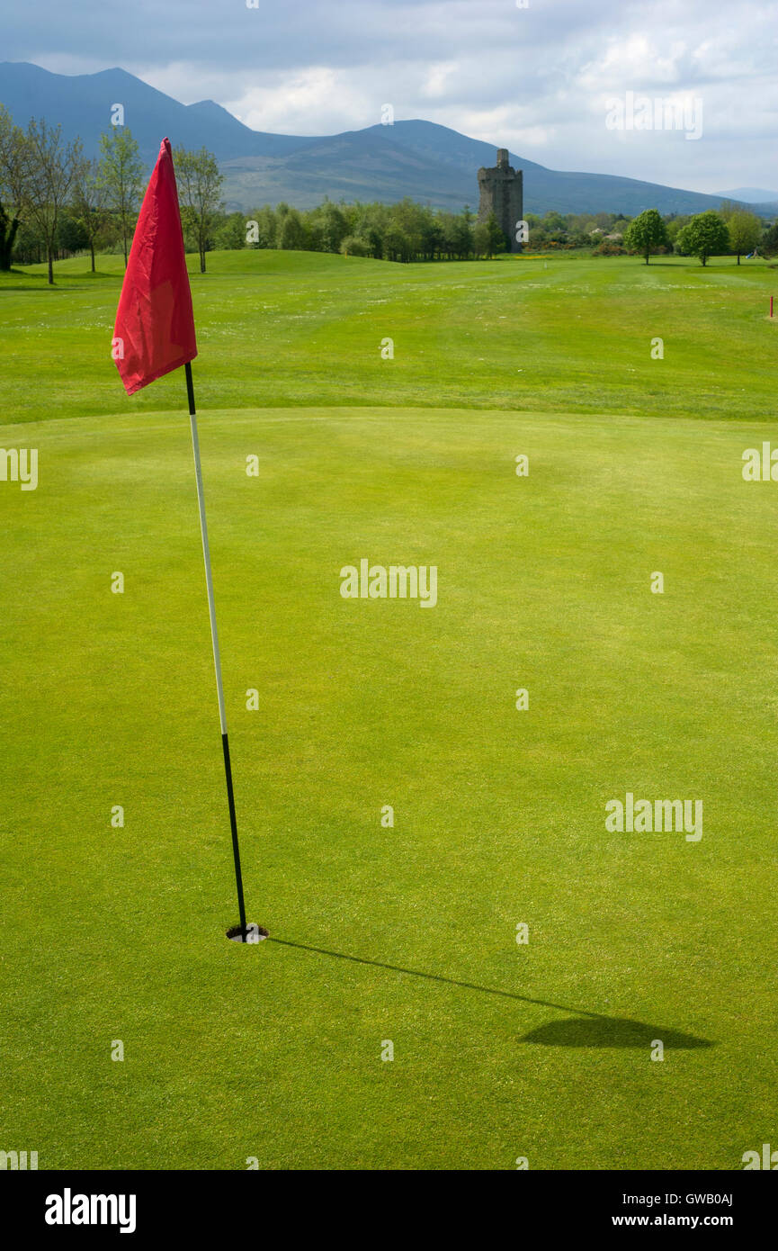 Golf flag in 18th hole hi-res stock photography and images - Alamy