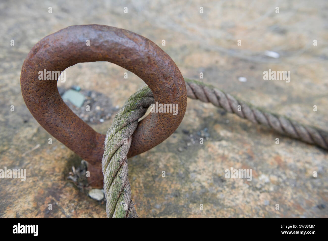 Rope and Ring Boat Mooring -1 Stock Photo - Alamy