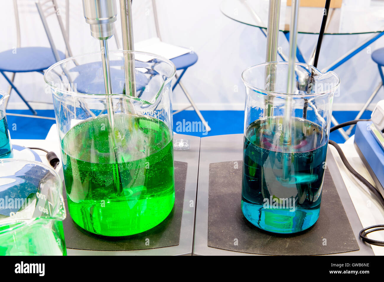 Cell culture liquid hi-res stock photography and images - Alamy