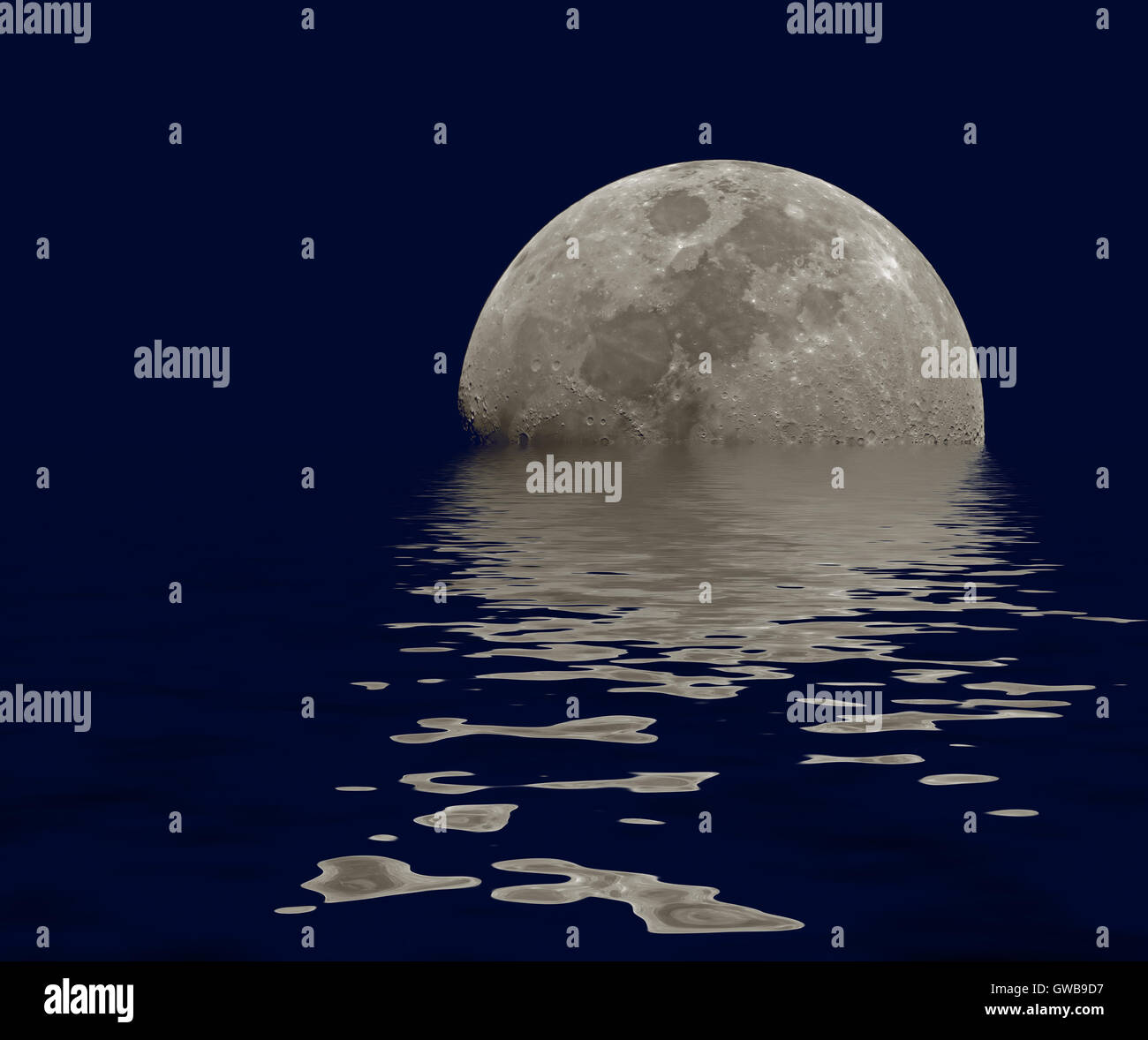 Moon ocean waves hi-res stock photography and images - Alamy