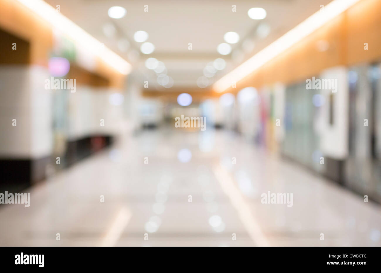 Corridor effect hi-res stock photography and images - Alamy