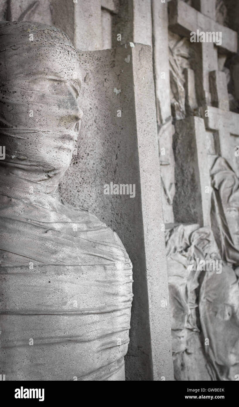 Stone statue of a mummy in a coffin Stock Photo - Alamy