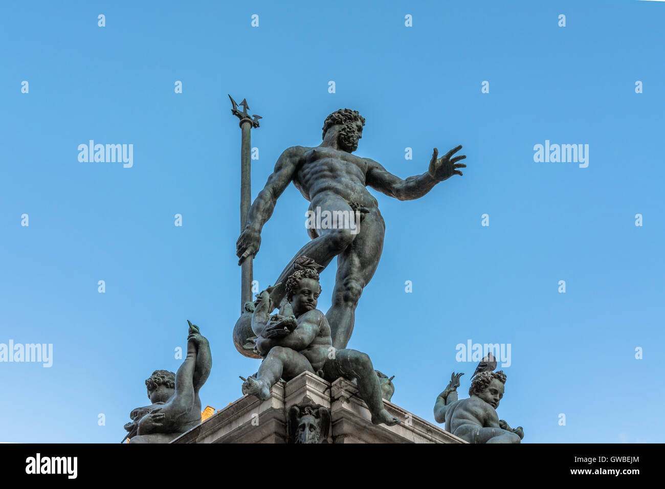 Bronze statue of neptune hi-res stock photography and images - Alamy