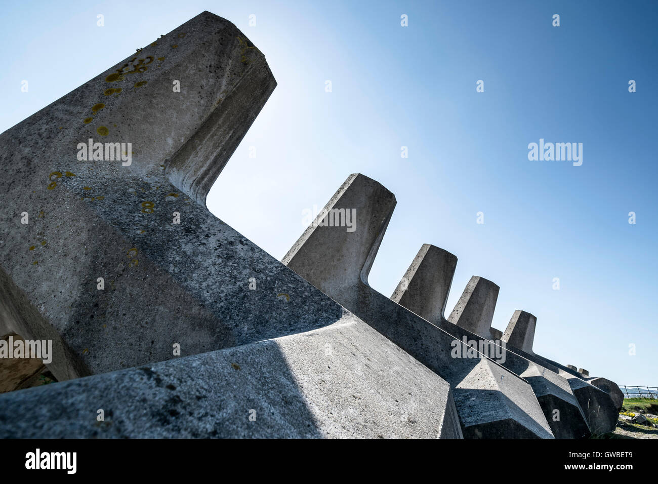 Concrete Dolosse sea defence units or interlocking Knuckle bones on the ...