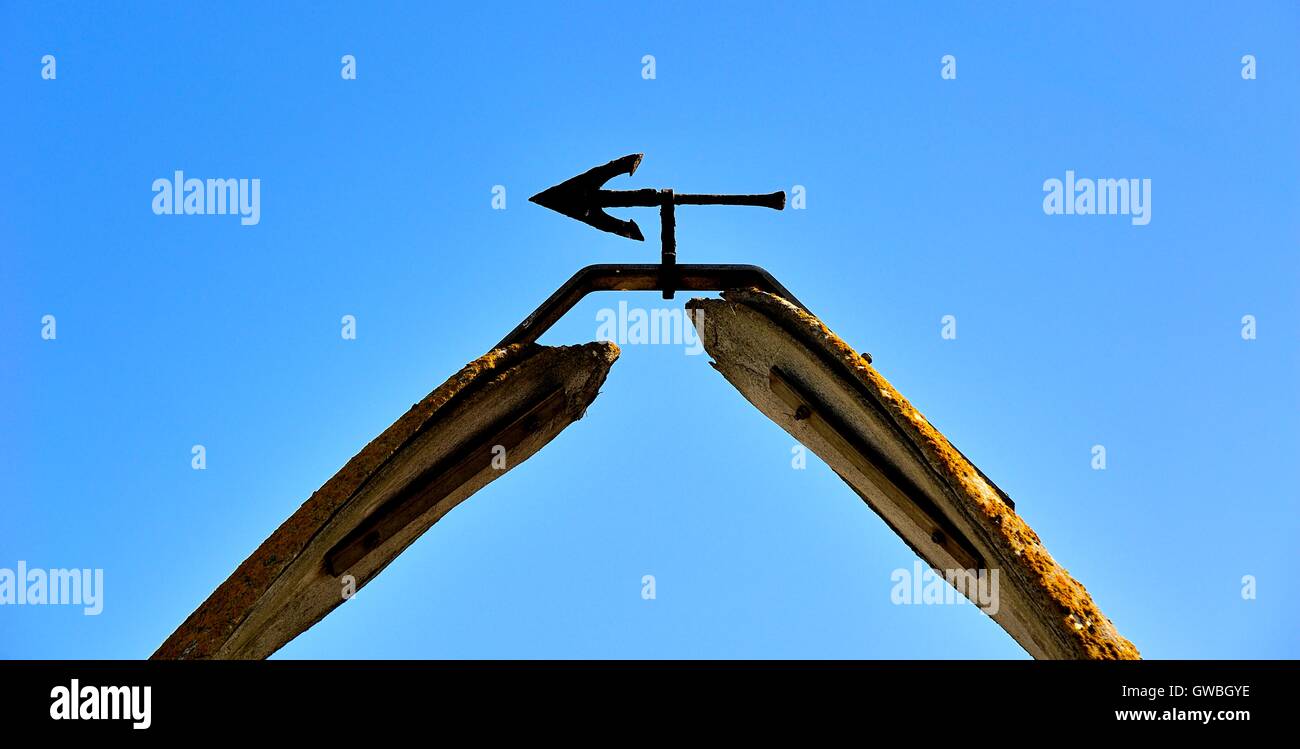 Whitby whale bone arch hi-res stock photography and images - Alamy