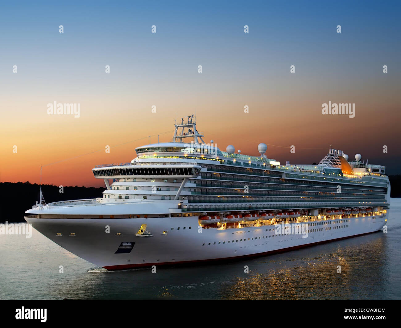 Luxury cruise ship Stock Photo - Alamy