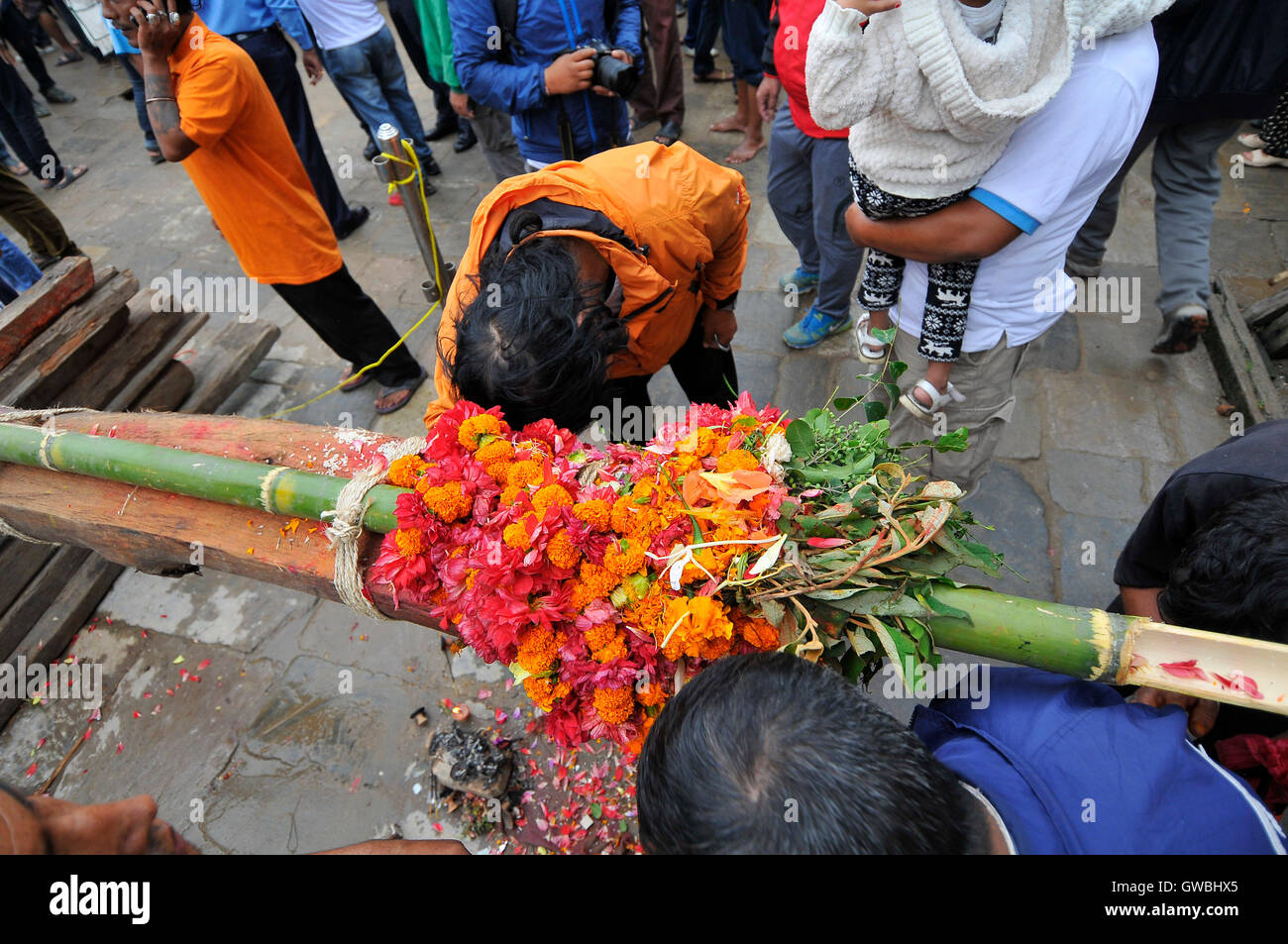 Priest offering prayer goddess hi-res stock photography and images - Alamy