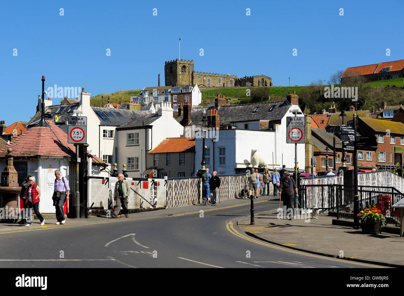 Whitby swing bridge hi-res stock photography and images - Alamy