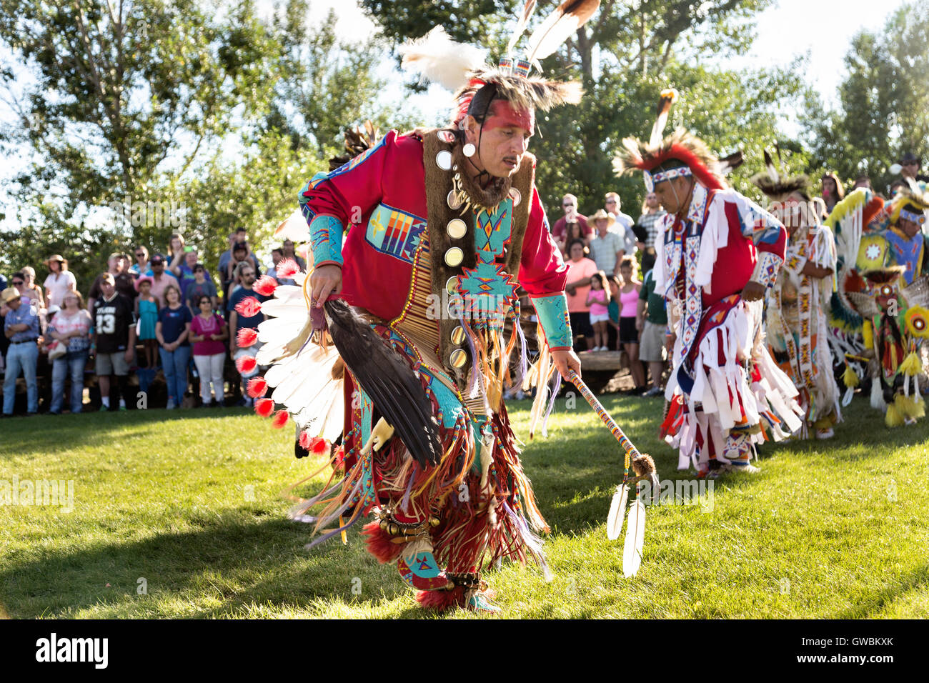 Lakota tribe costumes hi-res stock photography and images - Alamy