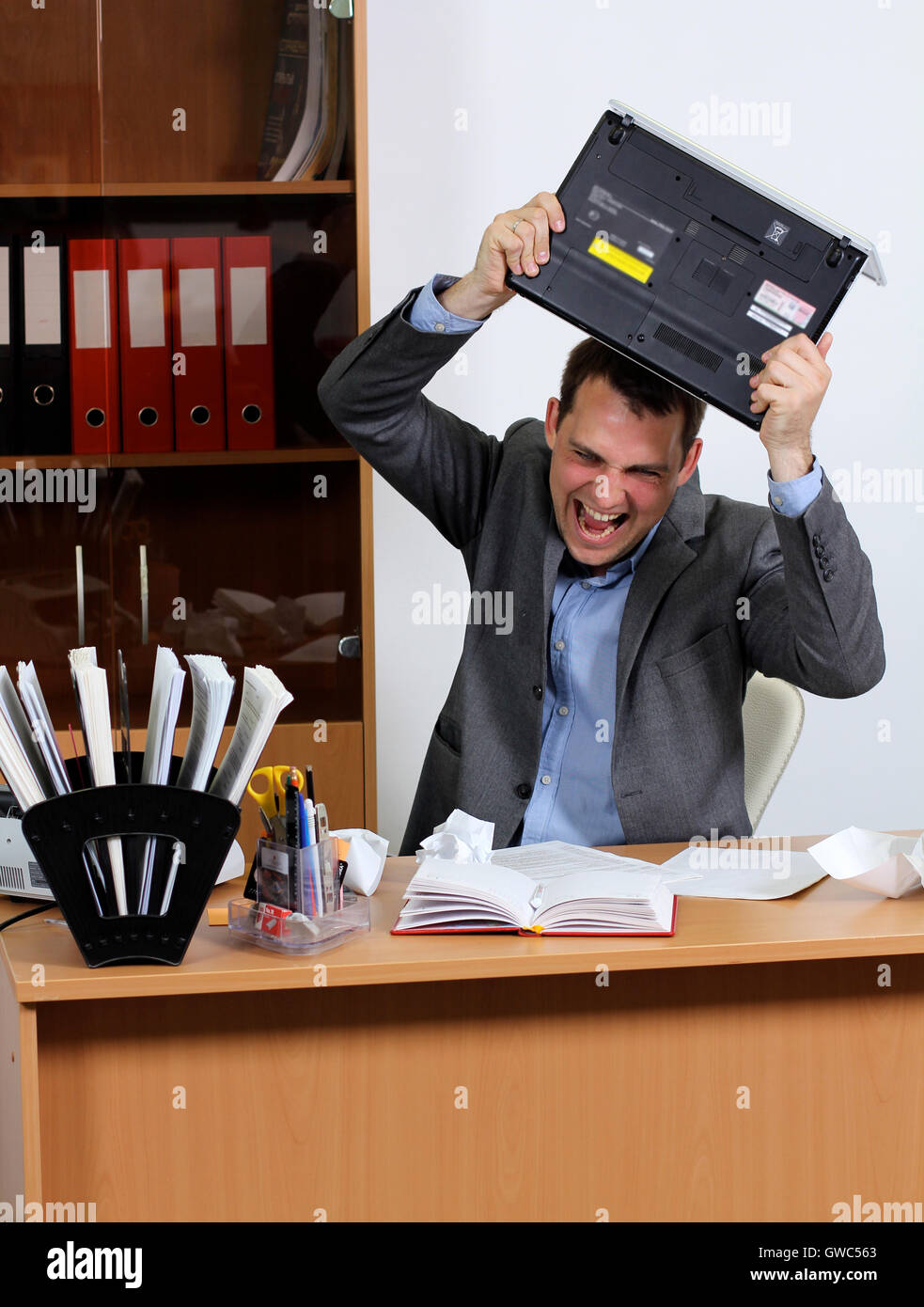 Lonely men computer hi-res stock photography and images - Alamy