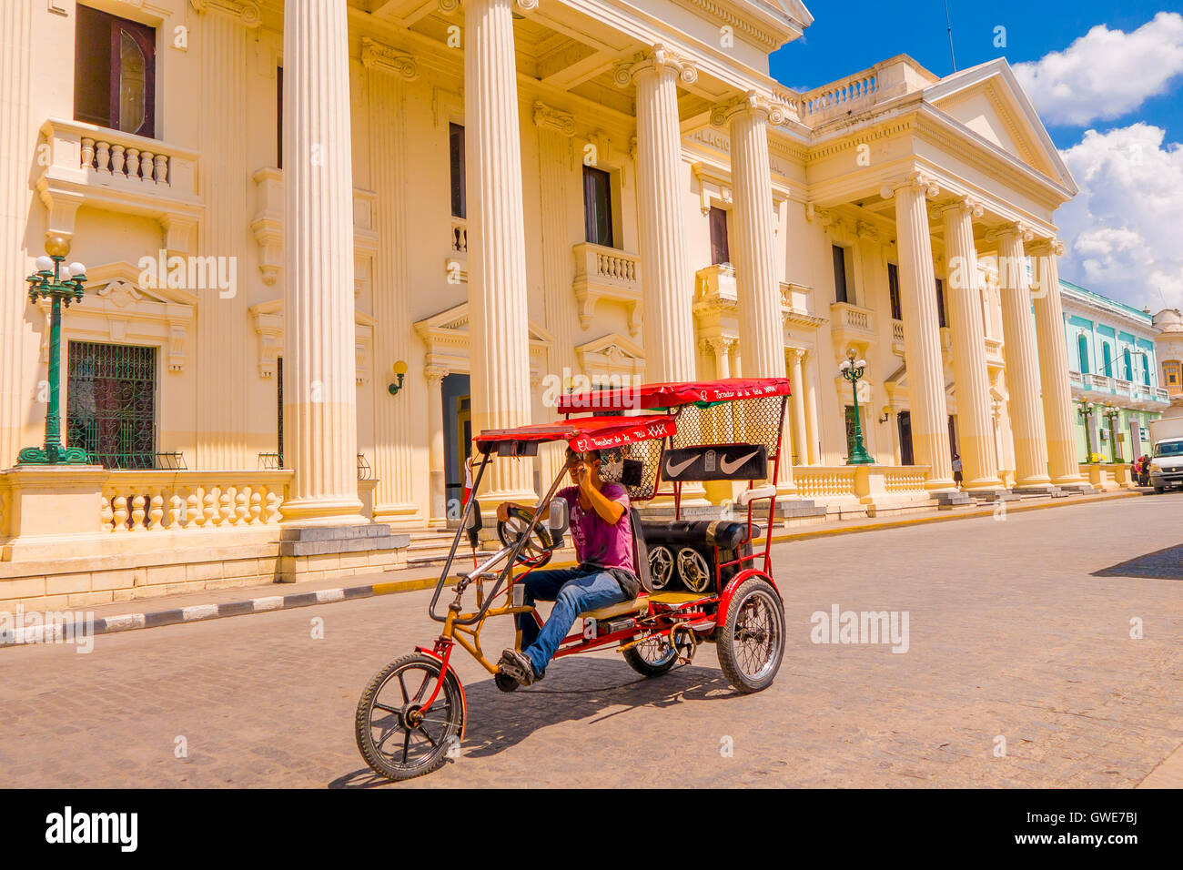 SANTA CLARA, CUBA - SEPTEMBER 08, 2015: Main plaza square, downtown in ...