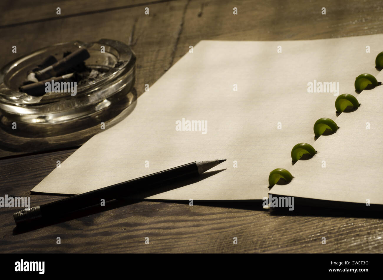 Old fashioned pencil hi-res stock photography and images - Alamy
