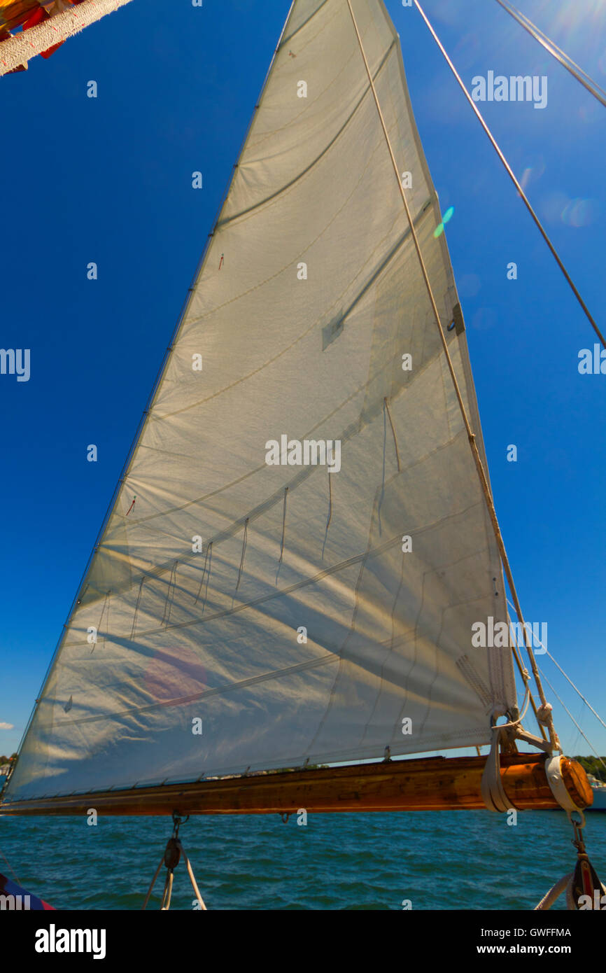 Mast and sails hi-res stock photography and images - Alamy