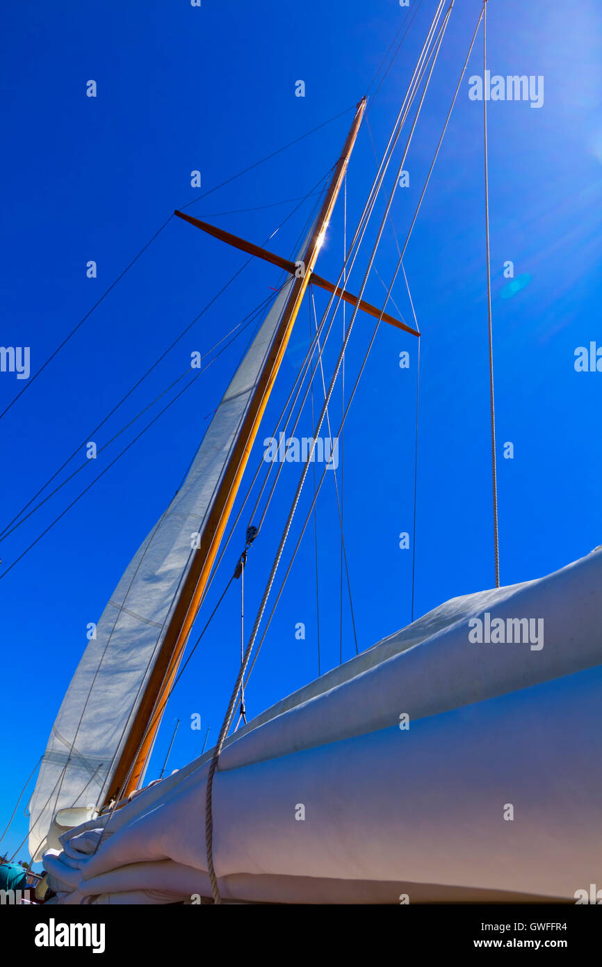 Views of the mast, sails and rigging on the private sail yacht Stock ...