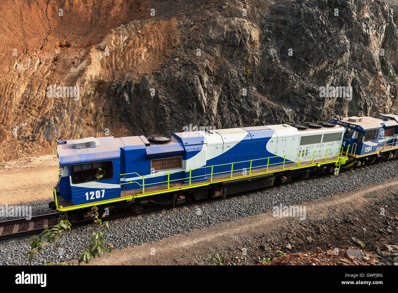 Pulling loaded iron ore wagons hi-res stock photography and images - Alamy