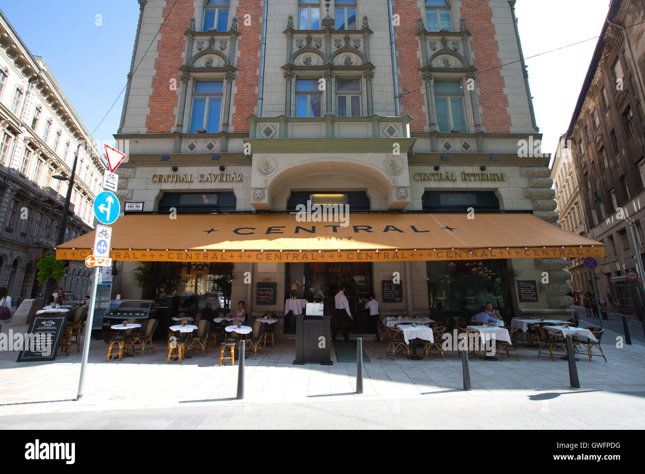 Central Café, Pest district, one of the oldest Vienna-style café and ...