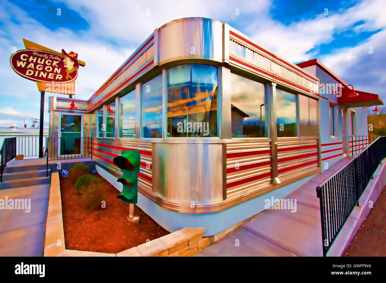 American roadside retro diner hi-res stock photography and images - Alamy