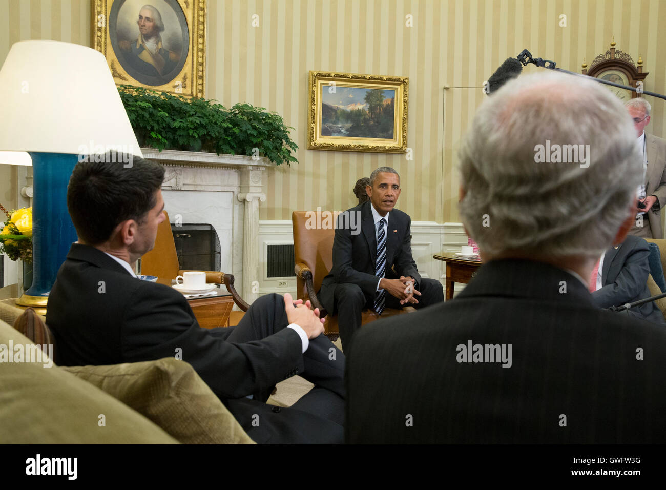 Mitch mcconnell 2016 hi-res stock photography and images - Alamy