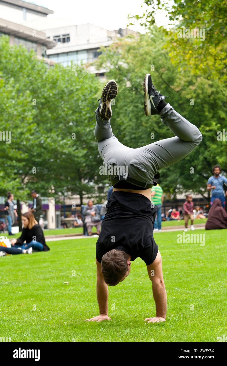 Pigeon Park Birmingham High Resolution Stock Photography and Images - Alamy