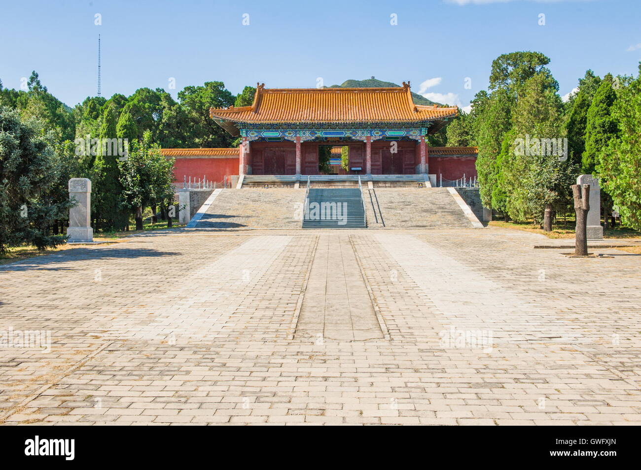 Thirteen mausoleums hi-res stock photography and images - Alamy