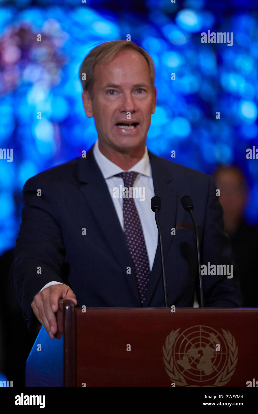 New York, United States. 13th Sep, 2016. USA, 13 Sept Wreath Ceremony ...