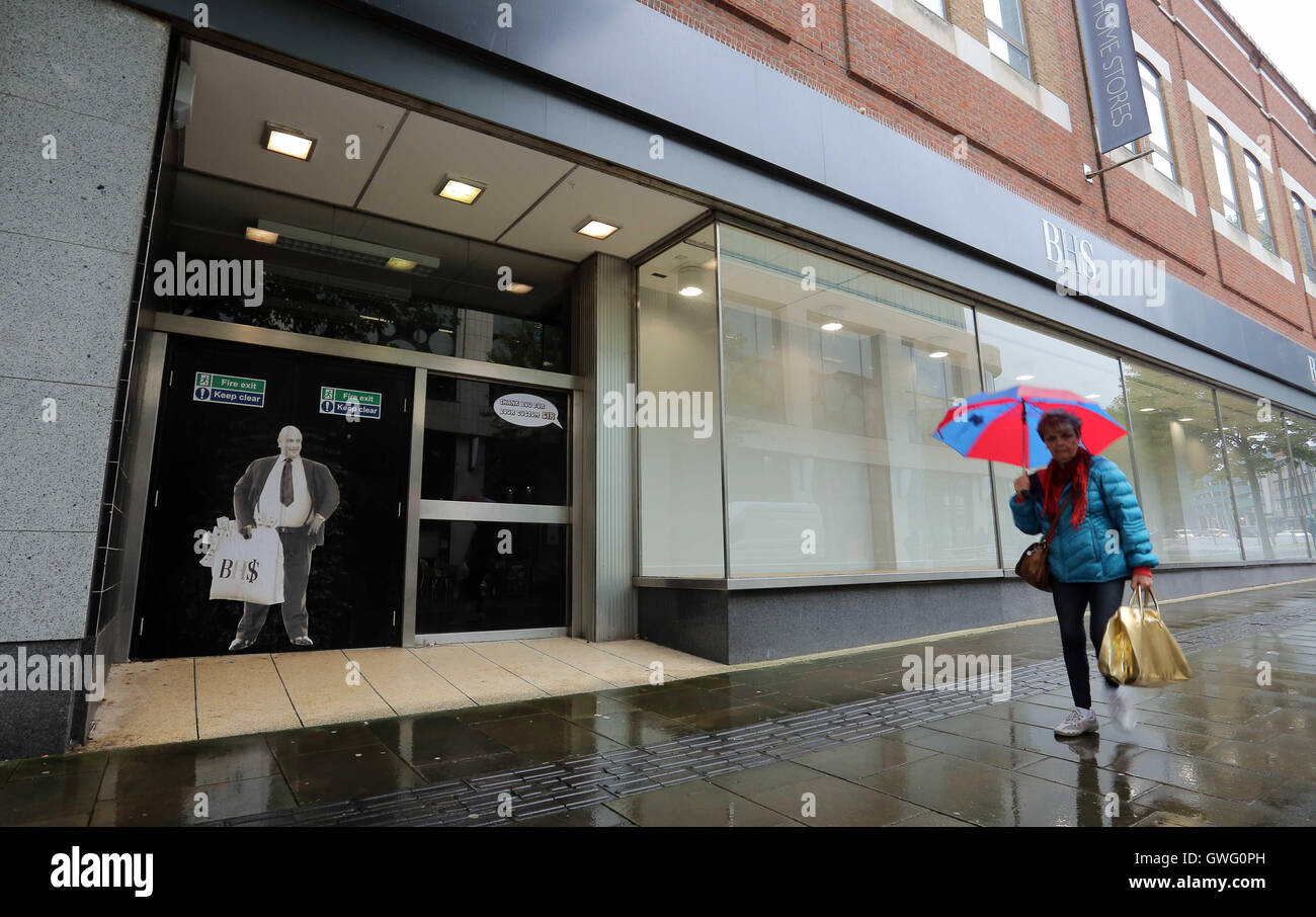 Bhs doors closed hi-res stock photography and images - Alamy