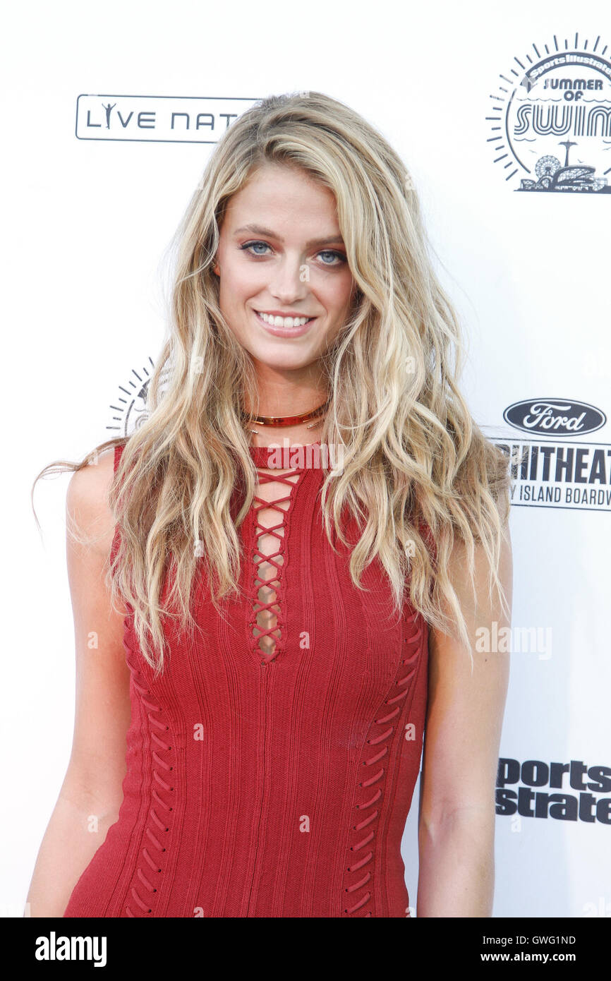 Brooklyn, NY, USA. 28th Aug, 2016. NEW YORK, NY - AUGUST 28: Kate Bock ...