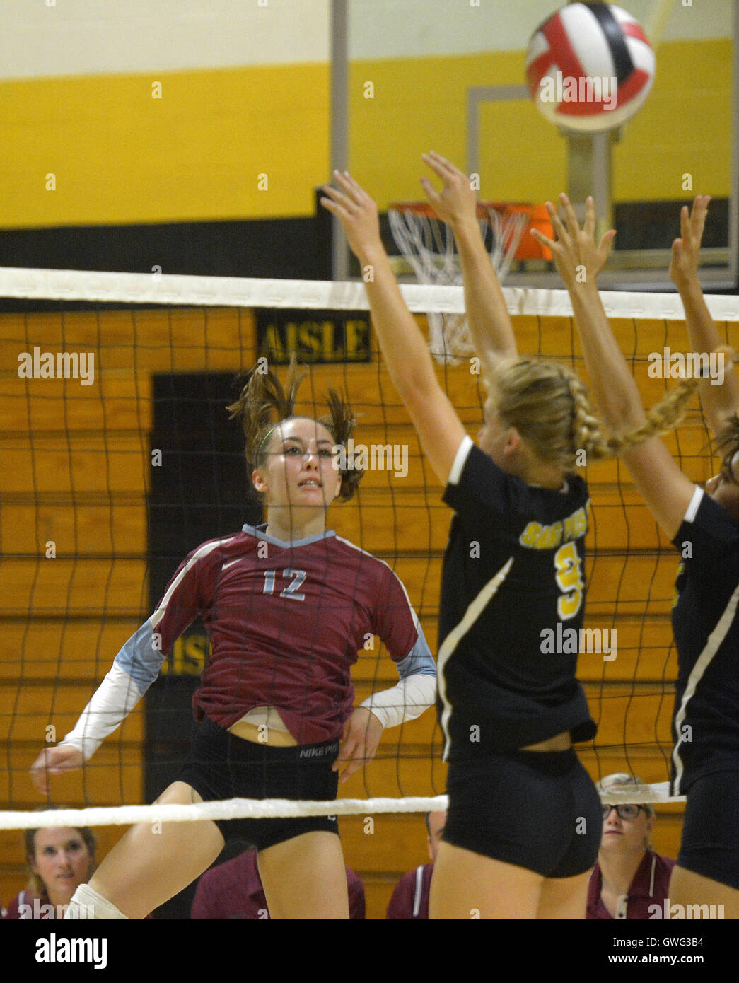 Usa. 13th Sep, 2016. SPORTS -- Sandia Prep's Catherine Kelly, 12 ...
