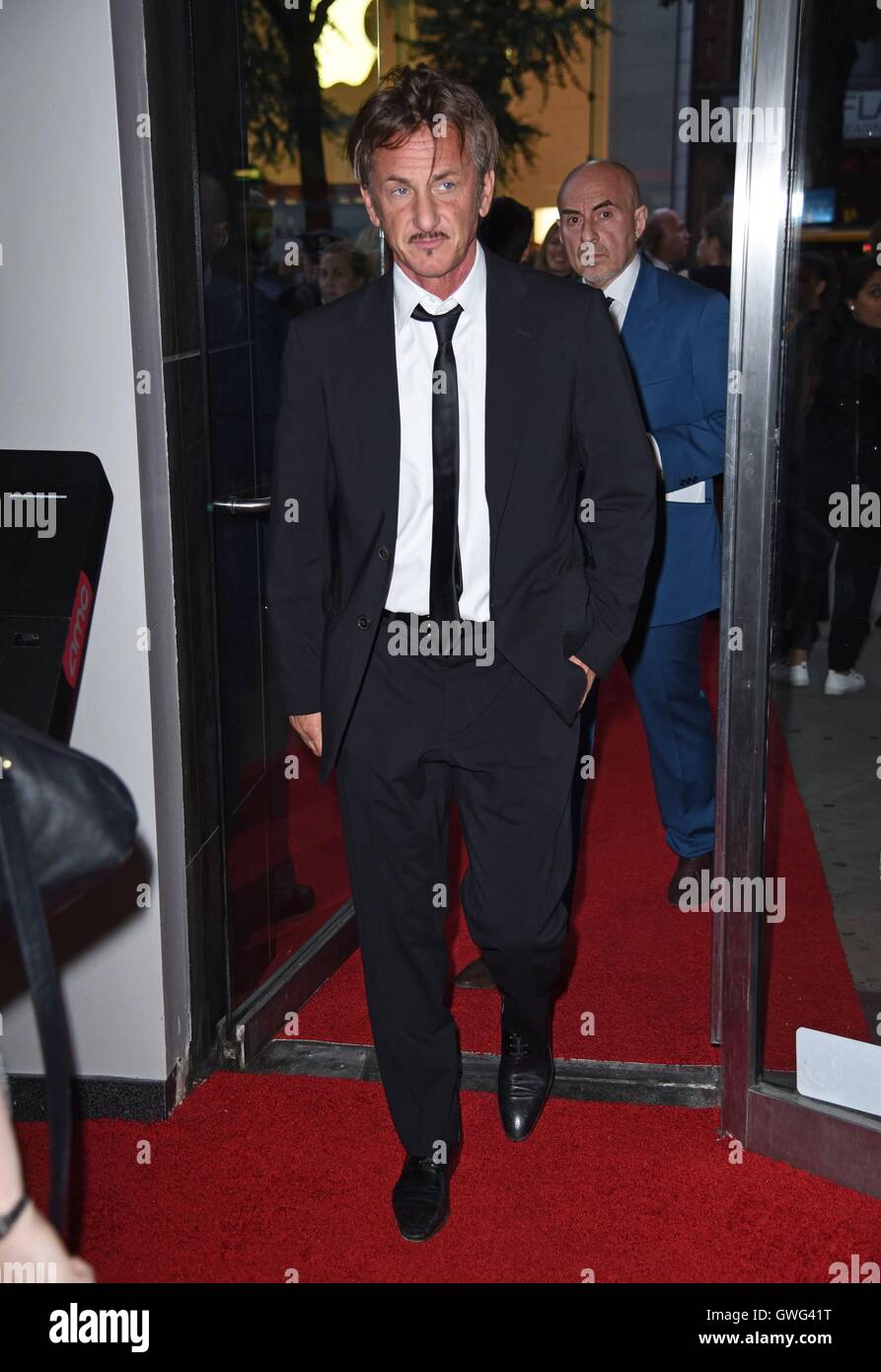 New York, NY, USA. 13th Sep, 2016. Sean Penn at arrivals for SNOWDEN ...
