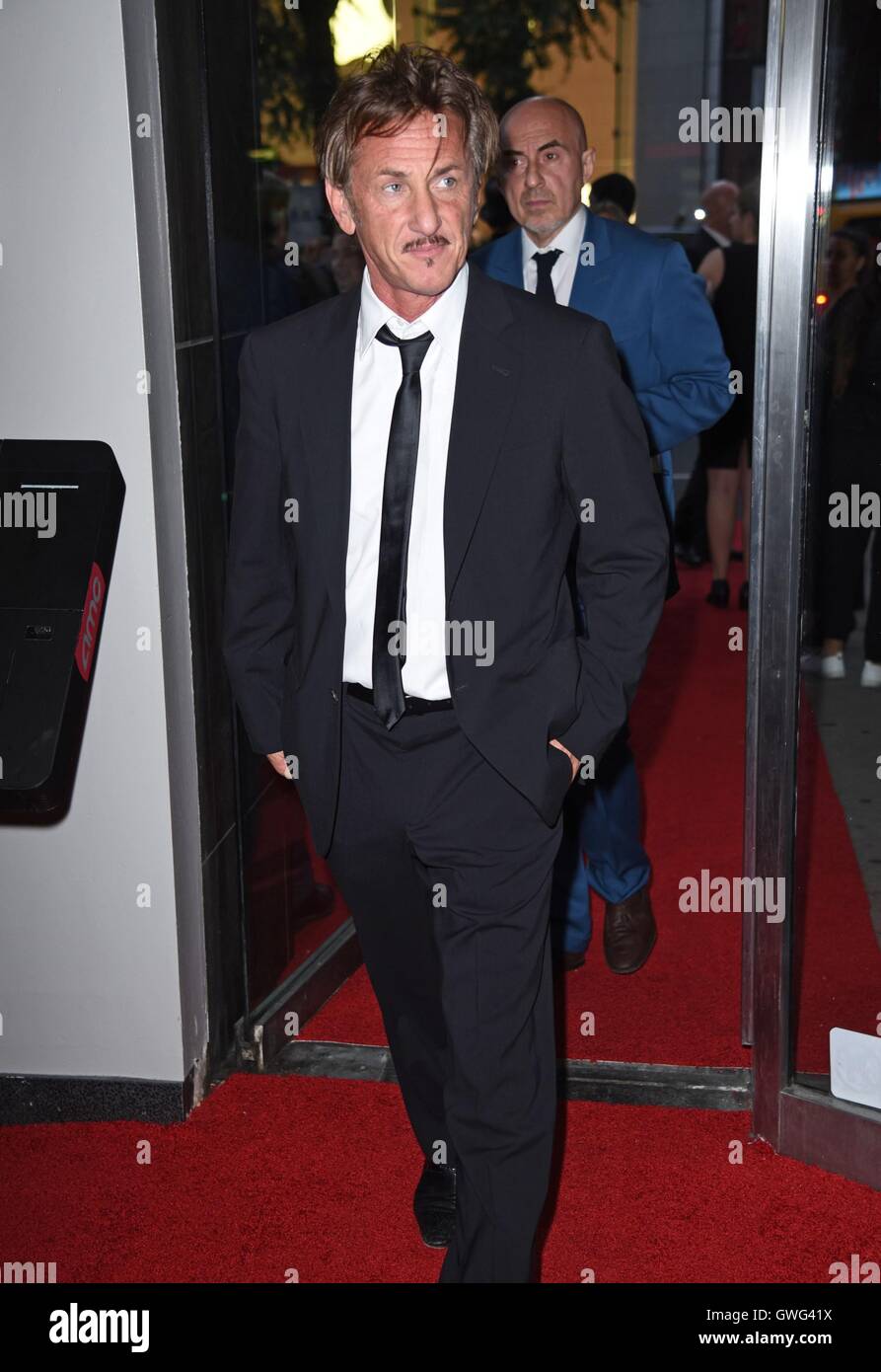 New York, NY, USA. 13th Sep, 2016. Sean Penn at arrivals for SNOWDEN ...