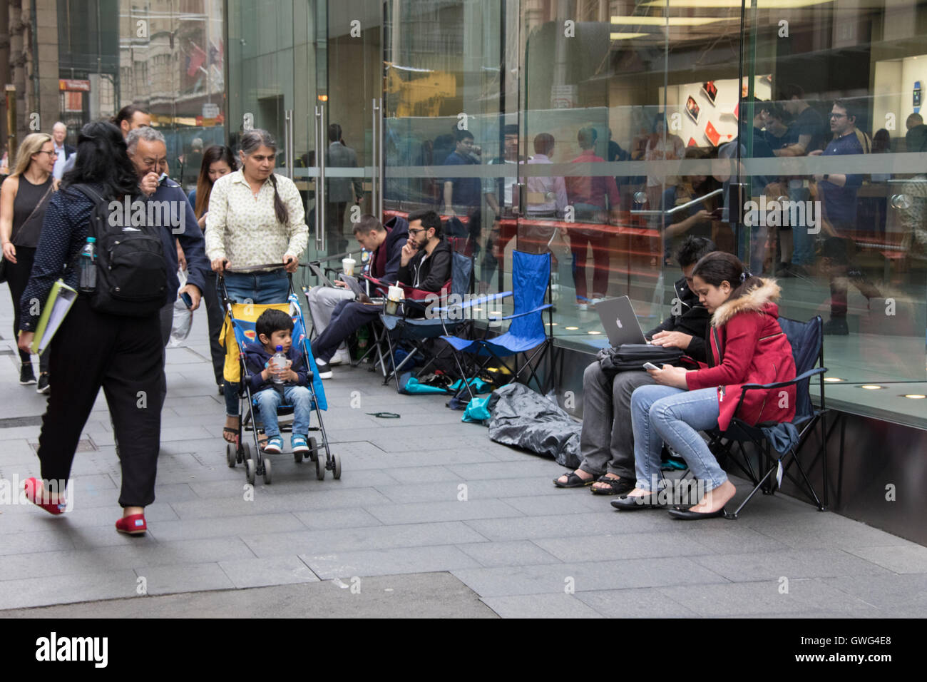 Sydney, Australia. 14th Sep, 2016. People start queuing outside the ...