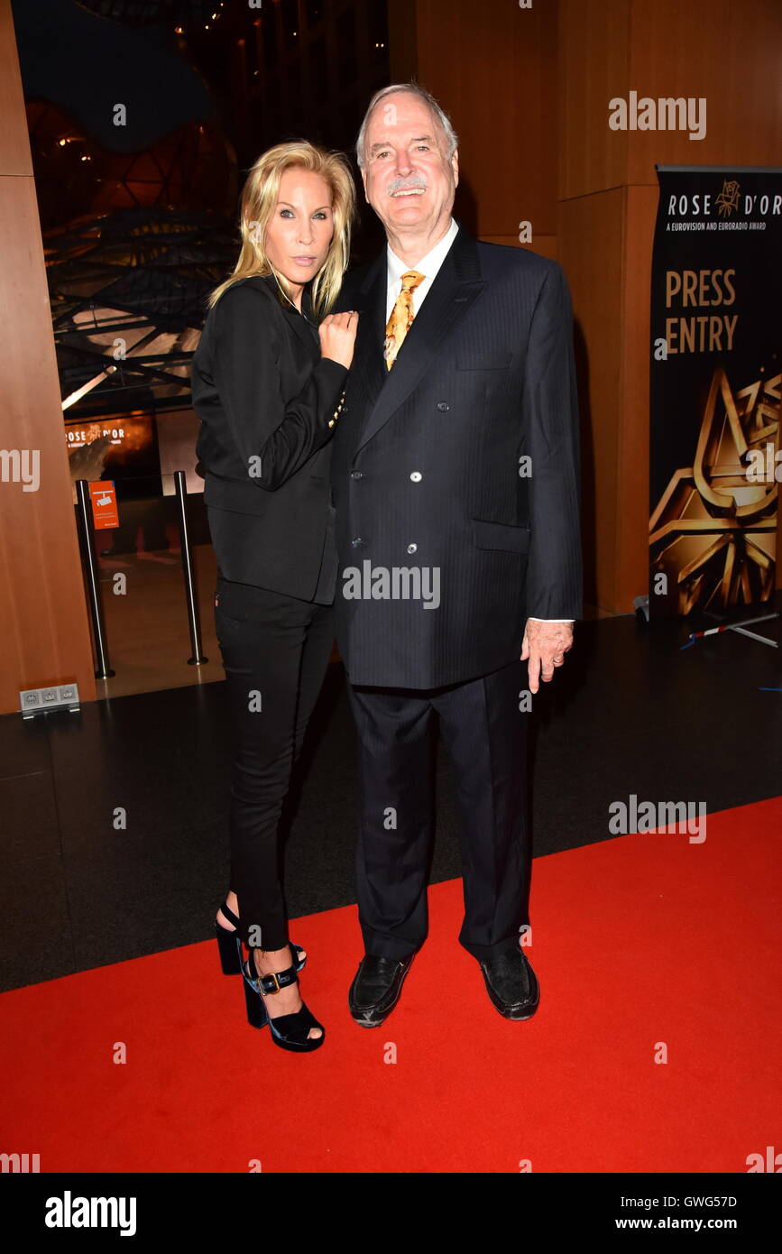 Berlin, Deutschland. 06th Sep, 2016. John Cleese and wife Jennifer/Rose ...