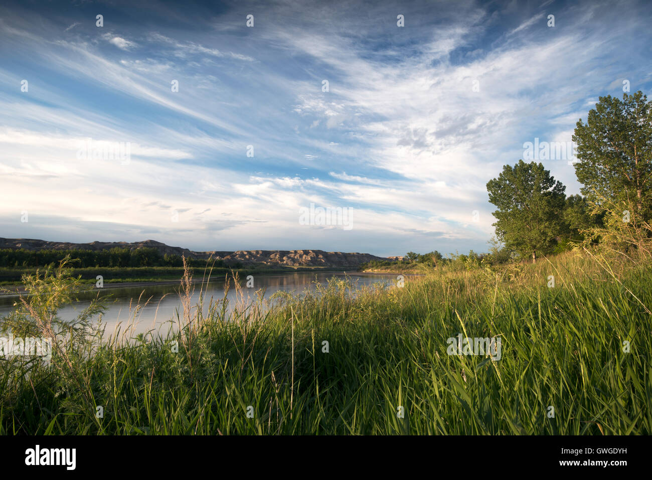 The Red Deer River and Valley in Dinosaur Provincial Park, Alberta ...