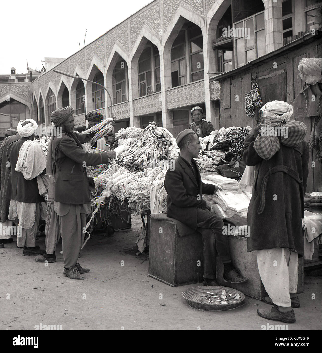 1950s, historical, Afghan street market, traders at their stalls with ...
