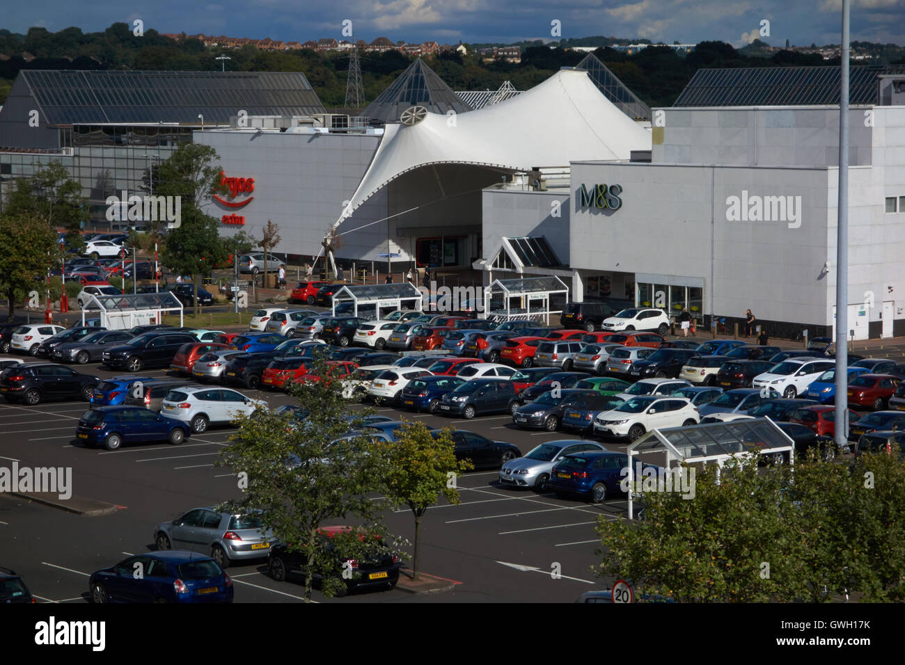 Carpark shopping centre hi-res stock photography and images - Alamy