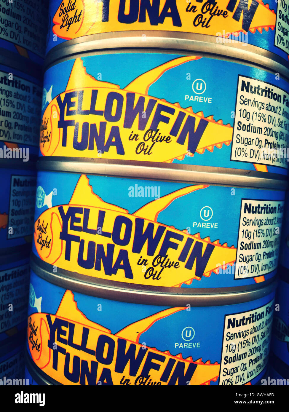 Tins of tuna hi-res stock photography and images - Alamy
