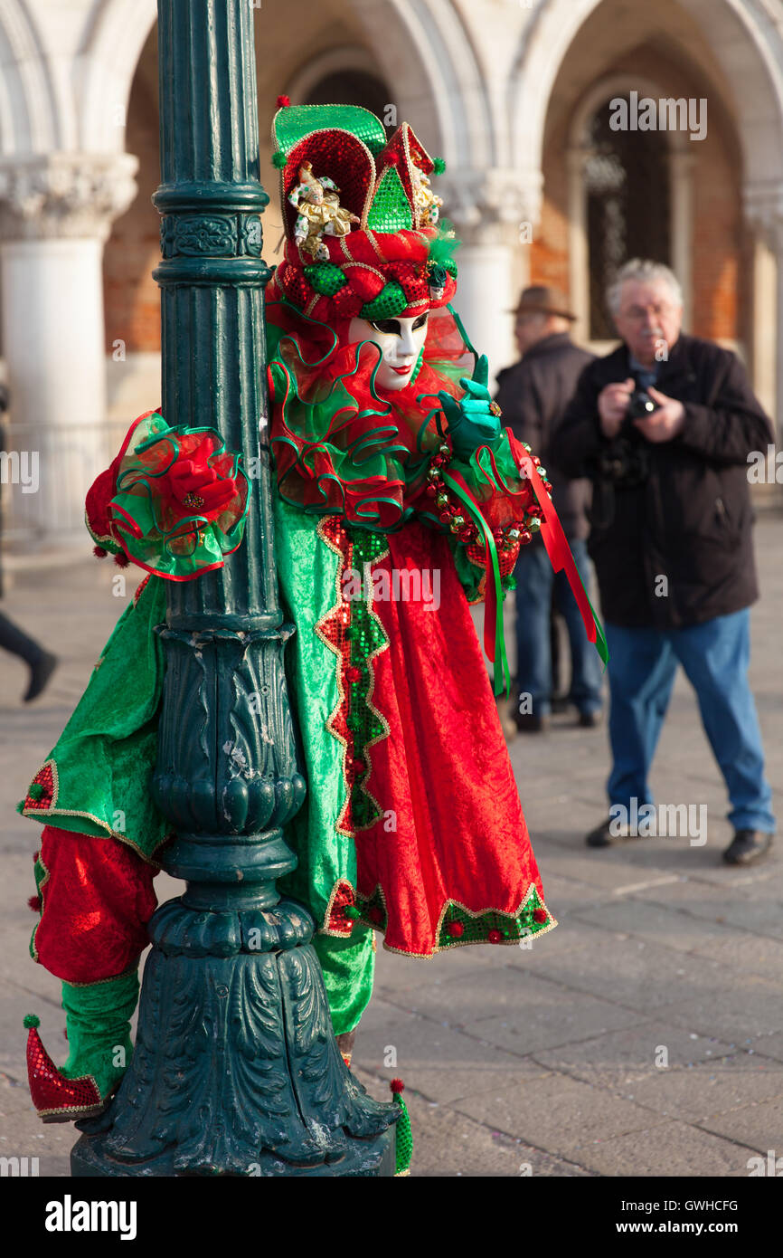 Venice Carnival costumes, Venice Italy Stock Photo - Alamy
