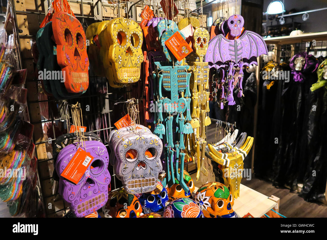 Halloween store hi-res stock photography and images - Alamy